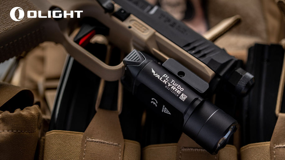 Différences entre la nouvelle lampe tactique LED Olight PL TURBO et les ...